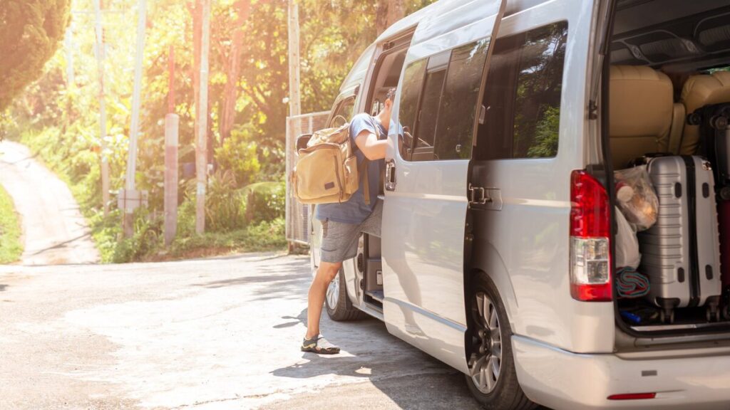 ¿Por qué es mejor alquilar una van si vas a viajar? - White Vans